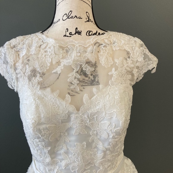 Alfred Angelo | Dresses | Euc Alfred Angelo Tea Length Lace Wedding ...